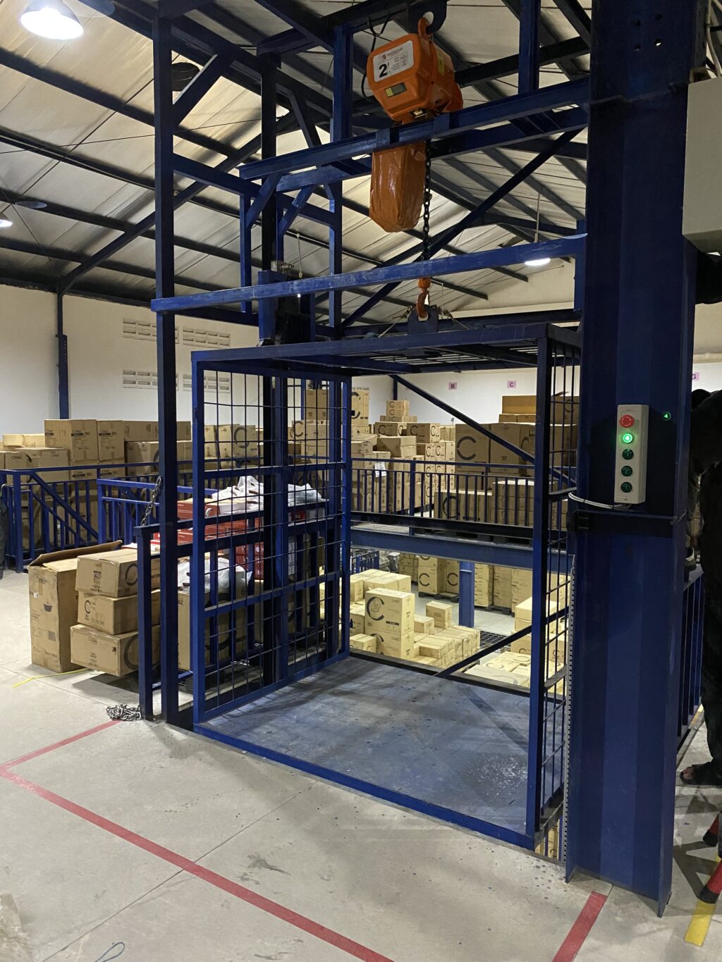 Jasa pembuatan lift barang